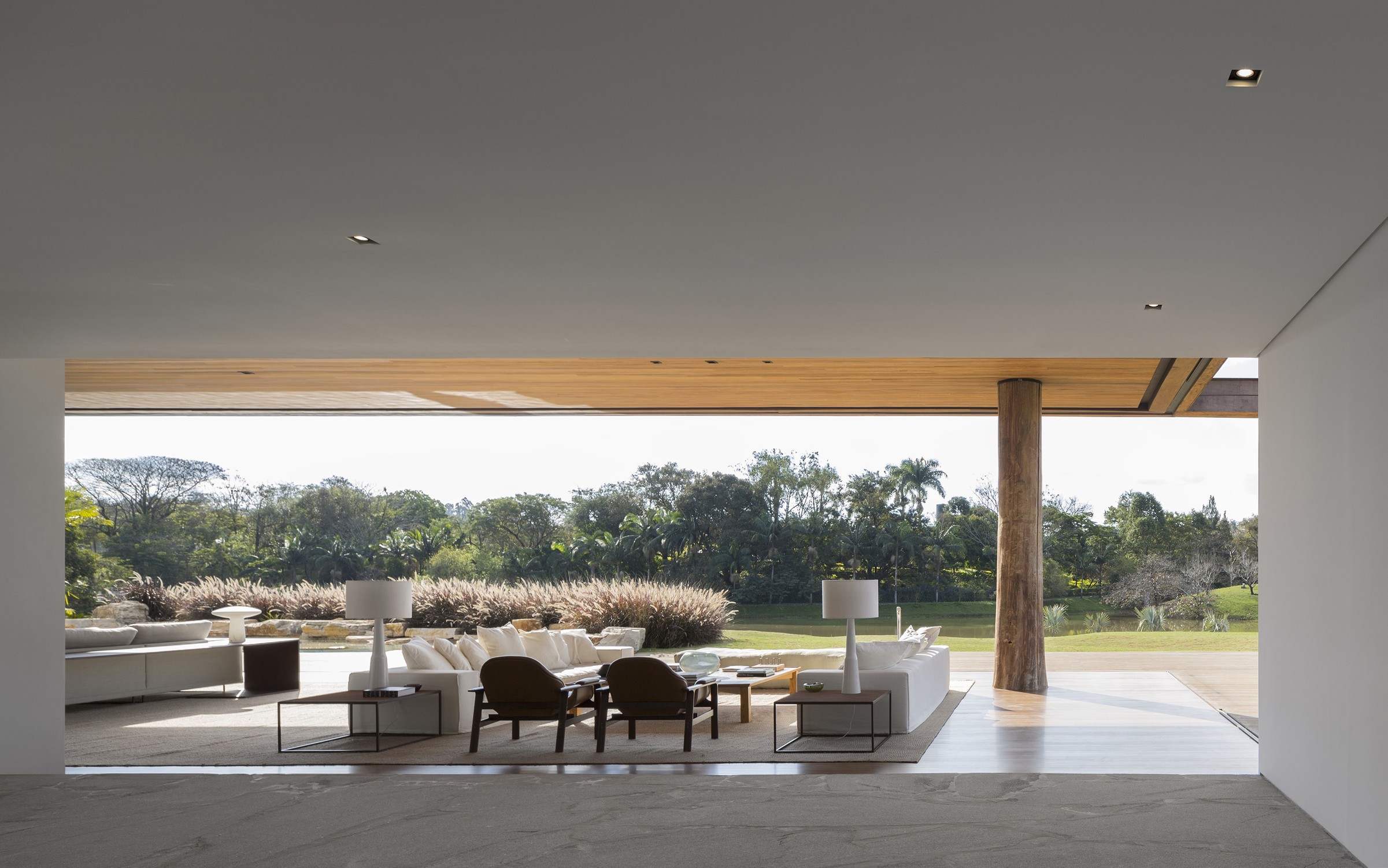 FC House - Projects - Arthur Casas