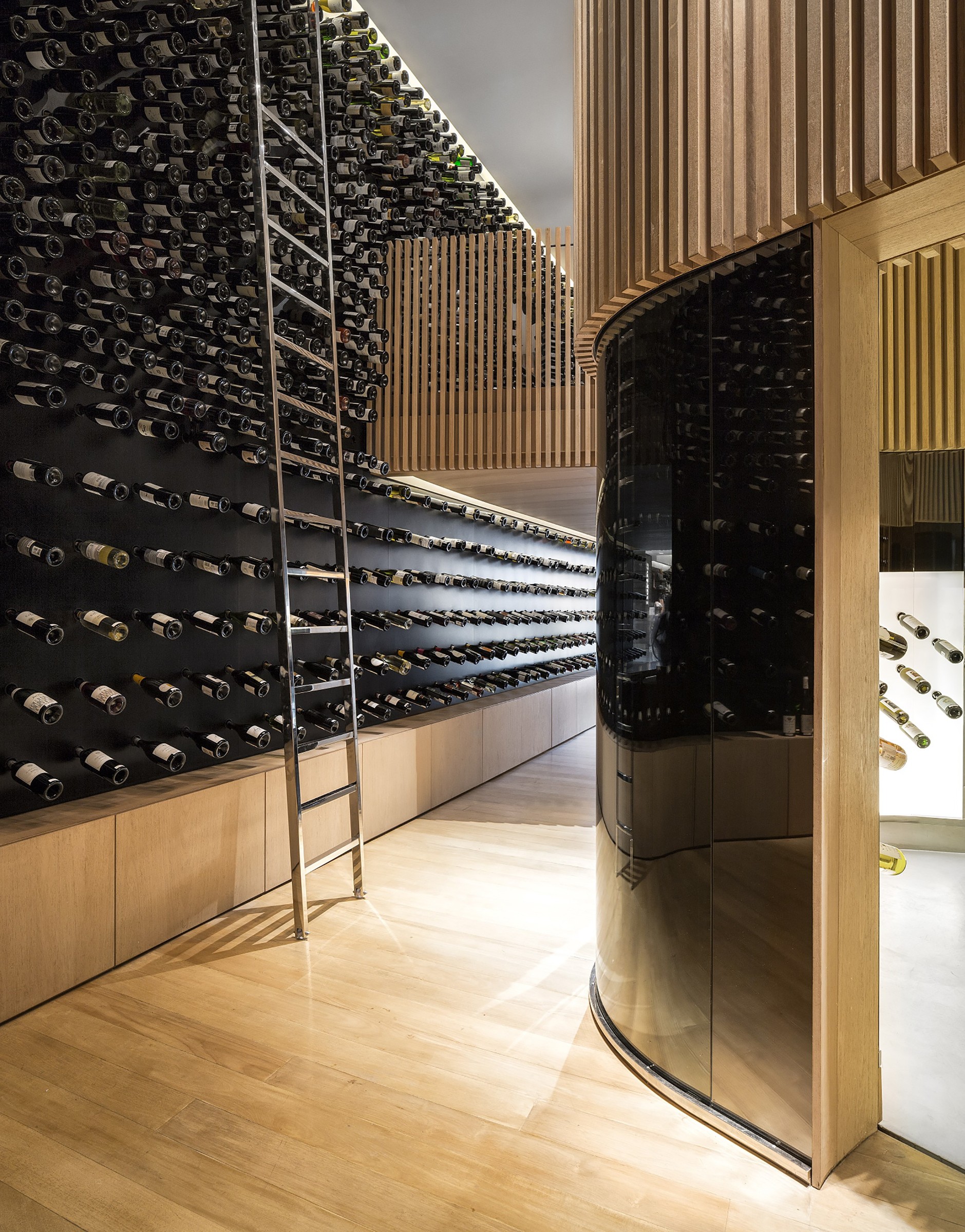 Mistral Wine Store - Projects - Arthur Casas