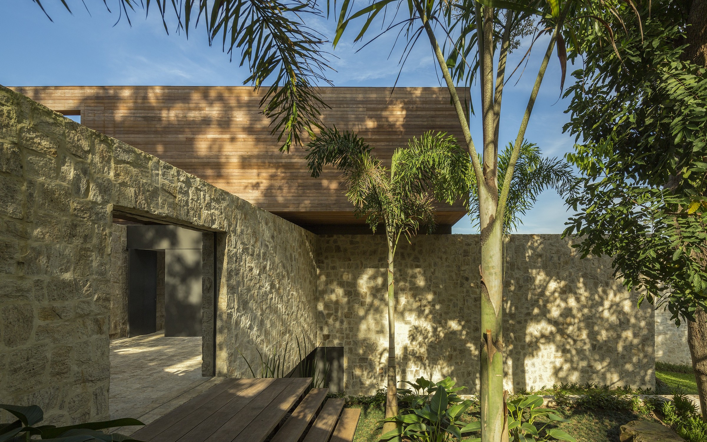 AL House - Projects - Arthur Casas
