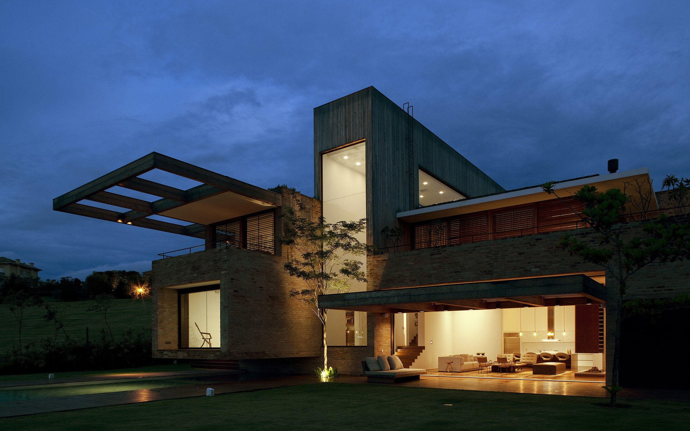 MP House - Projects - Arthur Casas