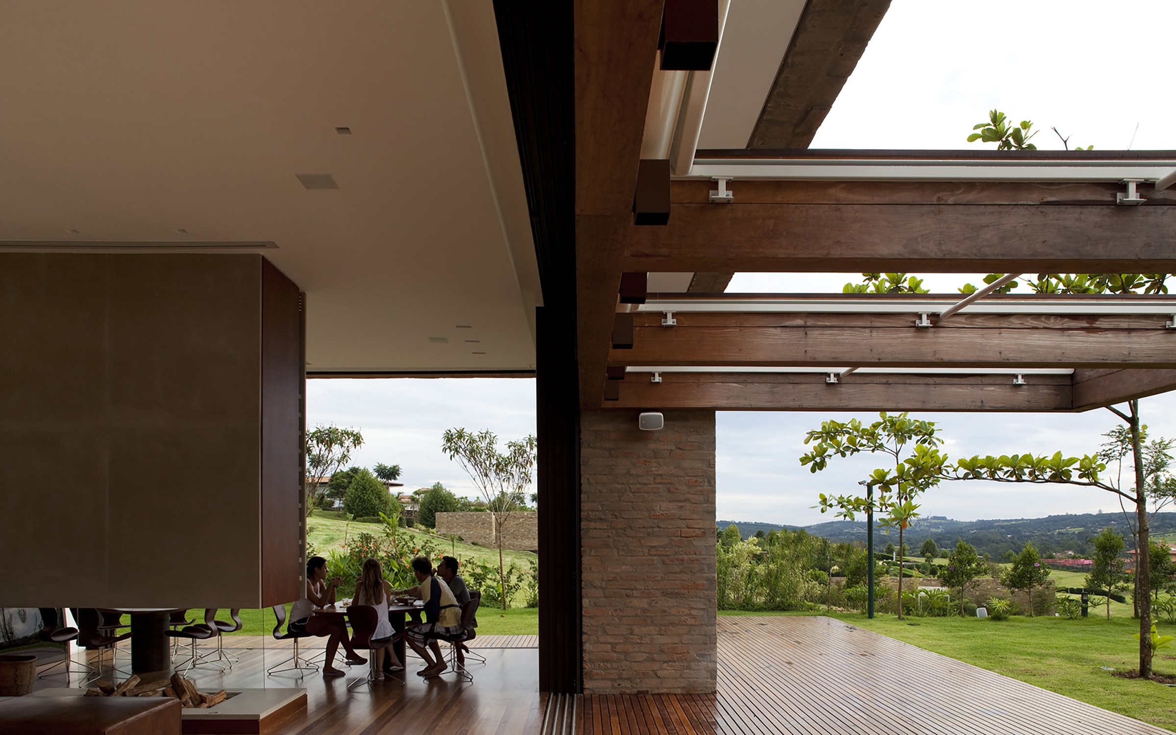 MP House - Projects - Arthur Casas