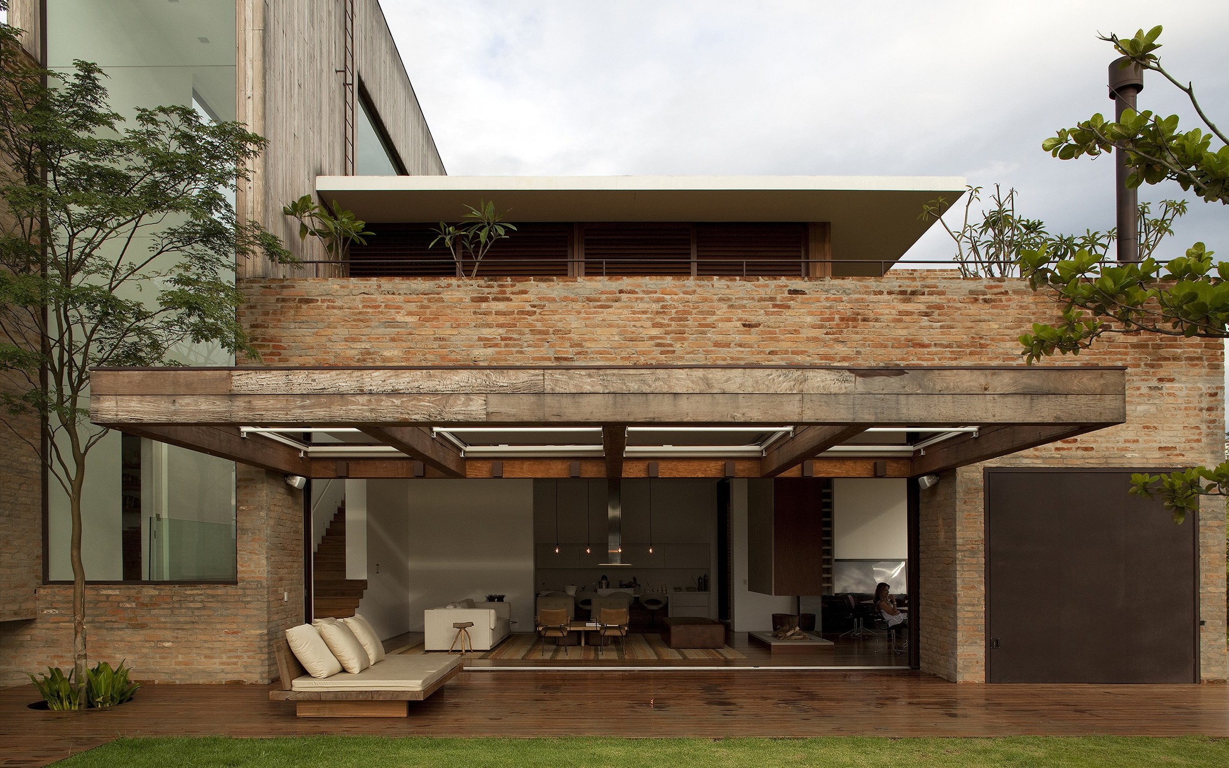 MP House - Projects - Arthur Casas