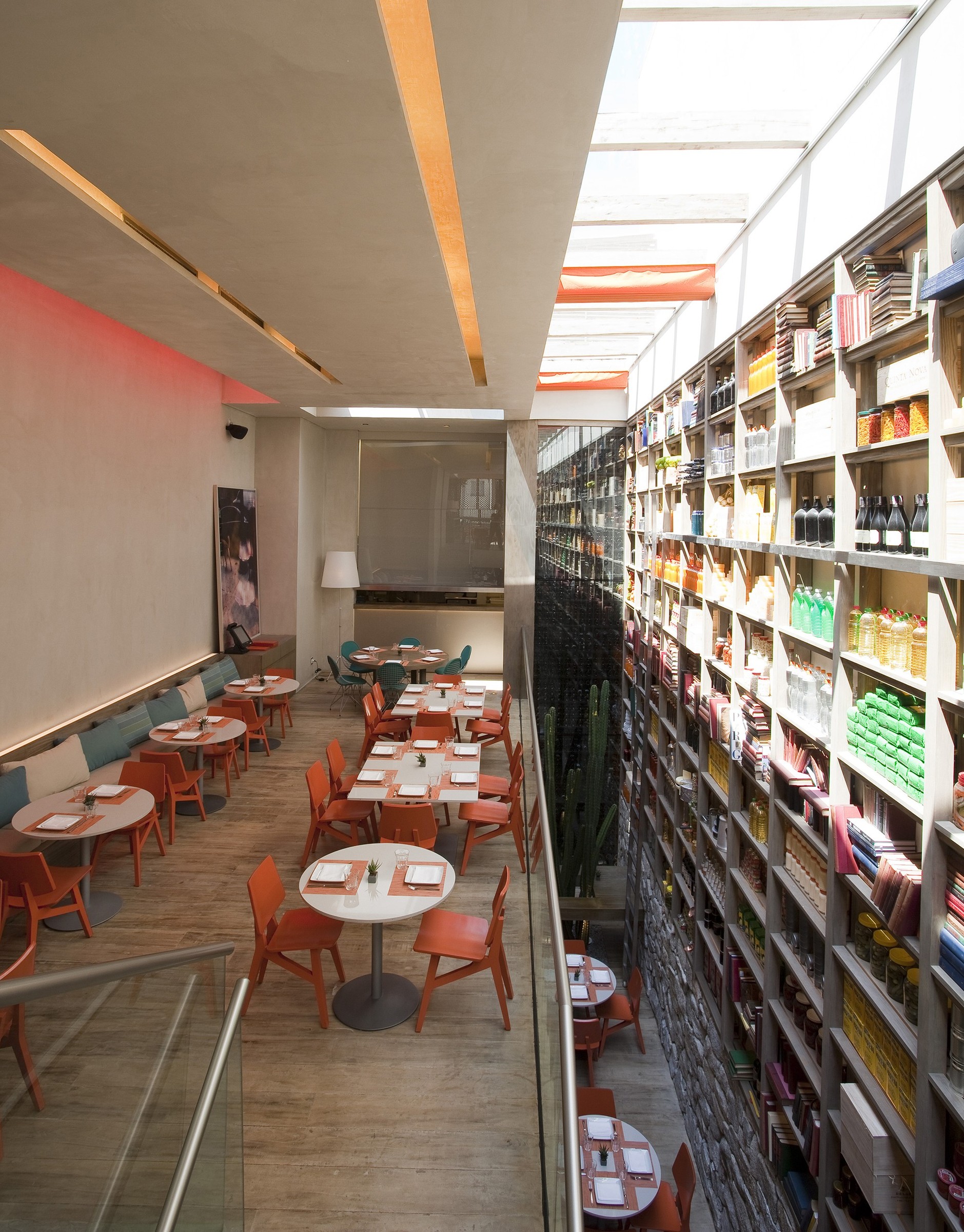 Alma María Restaurant - Projects - Arthur Casas