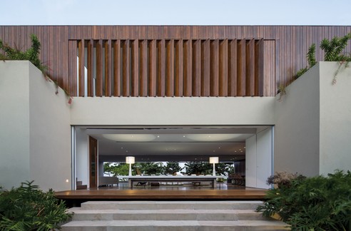 TM House - Projects - Arthur Casas