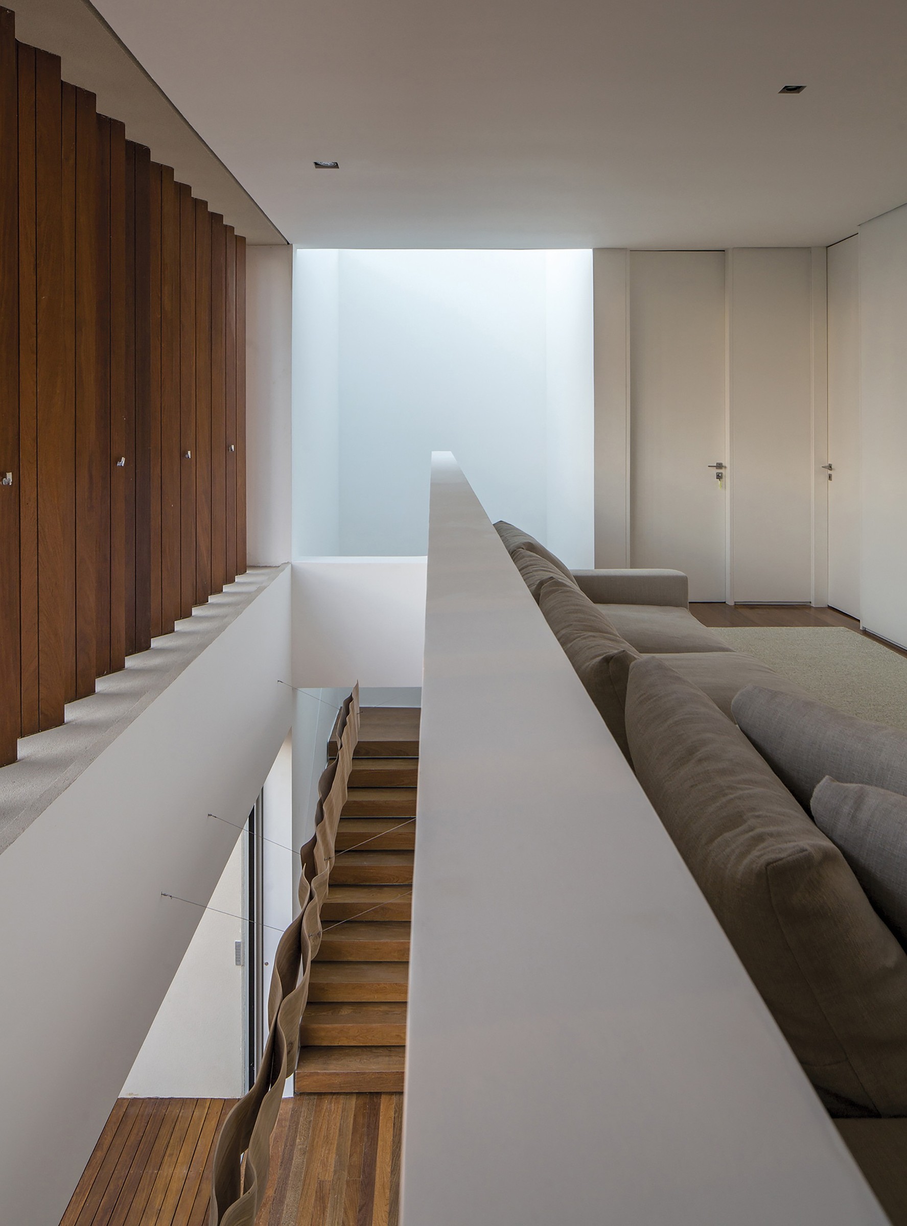 TM House - Projects - Arthur Casas