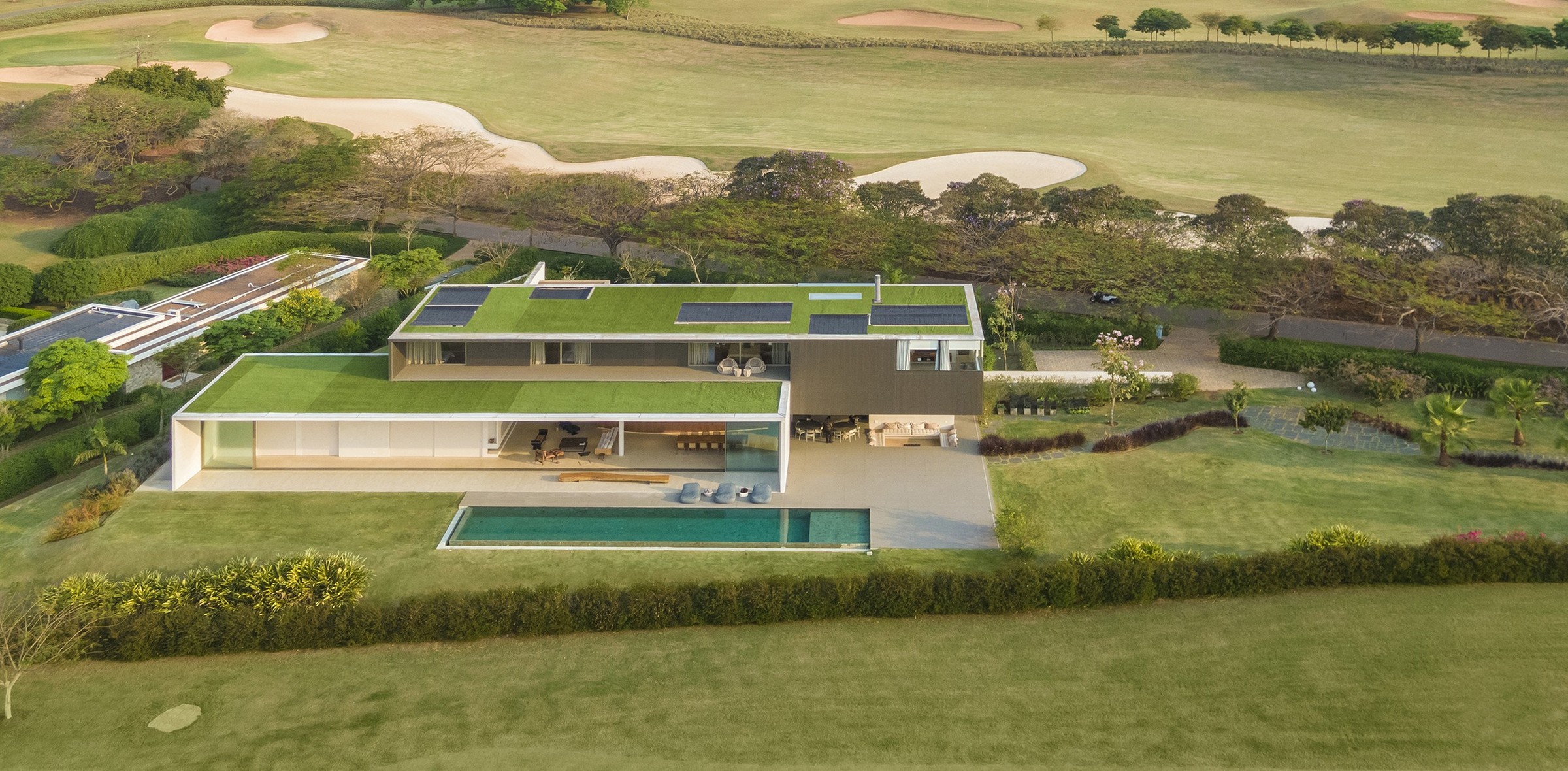 Golf Course House - Projects - Arthur Casas
