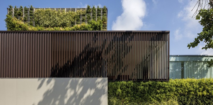 SB House - Projects - Arthur Casas