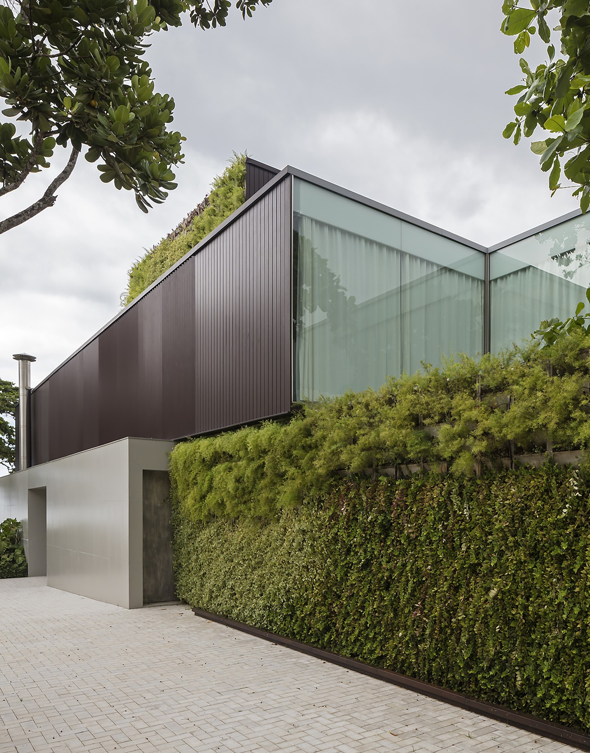 SB House - Projects - Arthur Casas