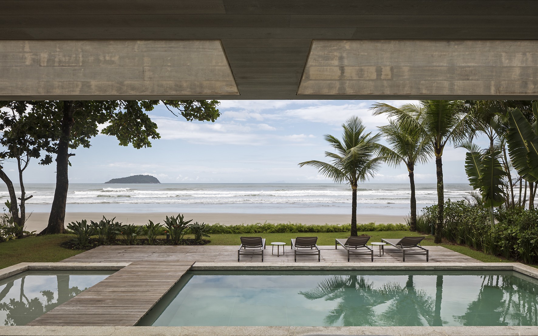 SB House - Projects - Arthur Casas