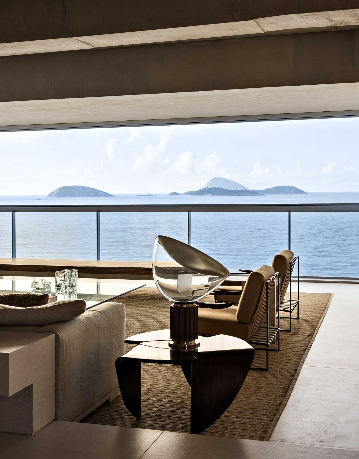 Orla Apartment - Projects - Arthur Casas