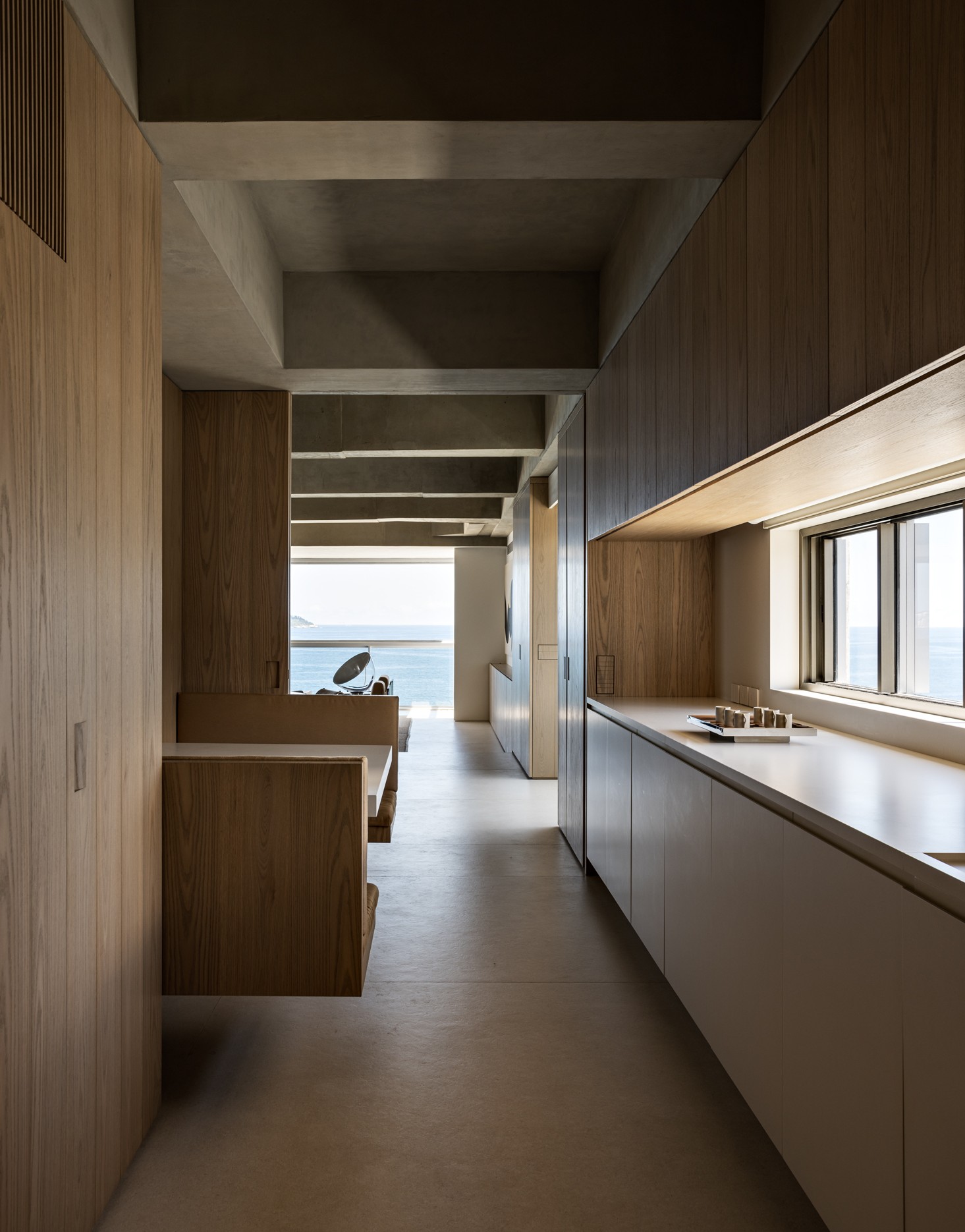 Orla Apartment - Projects - Arthur Casas