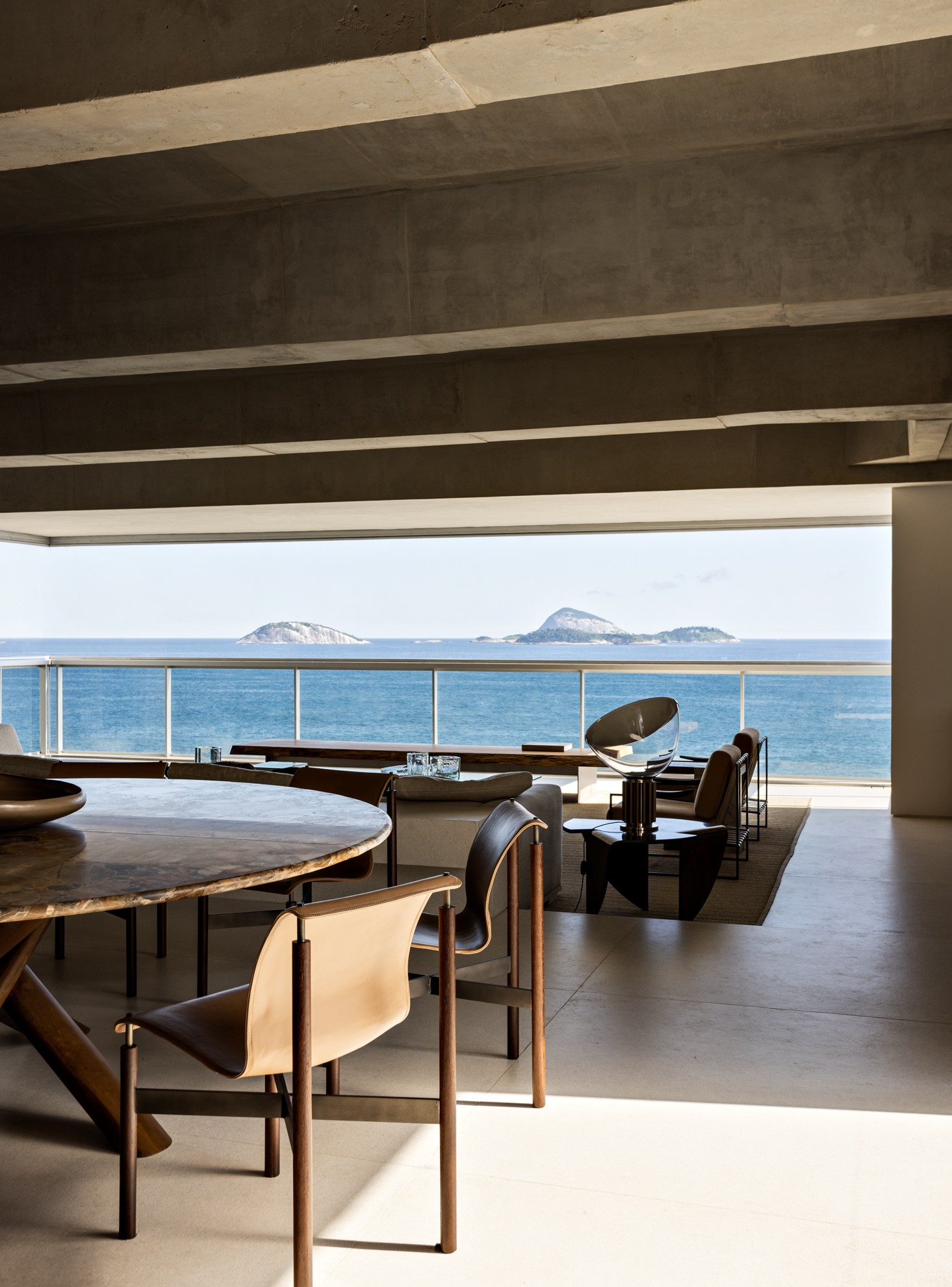 Orla Apartment - Projects - Arthur Casas