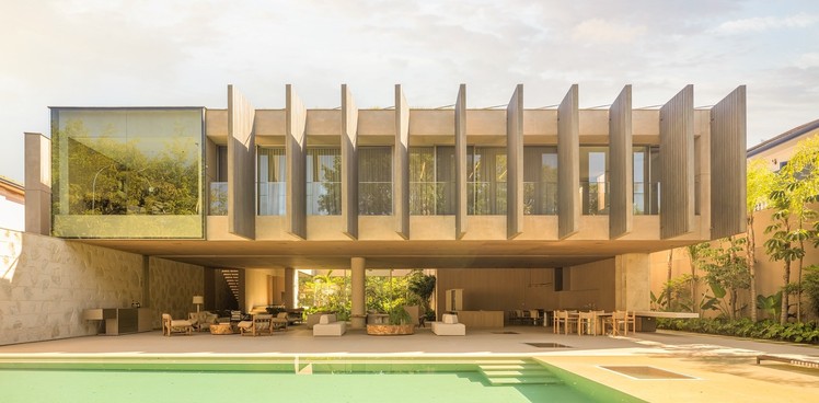 Pacaembu House - Projects - Arthur Casas