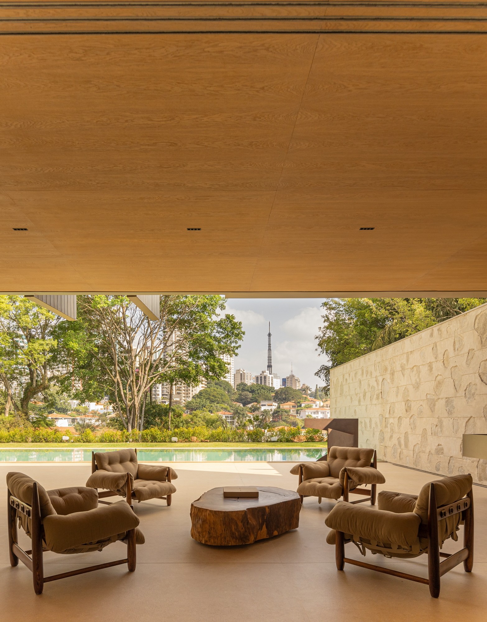 Pacaembu House - Projects - Arthur Casas