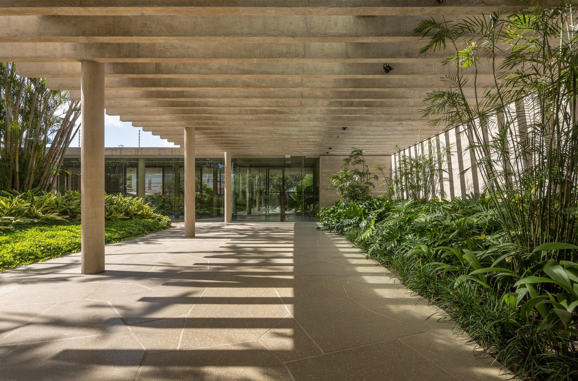 Edifício Teená - Projects - Arthur Casas